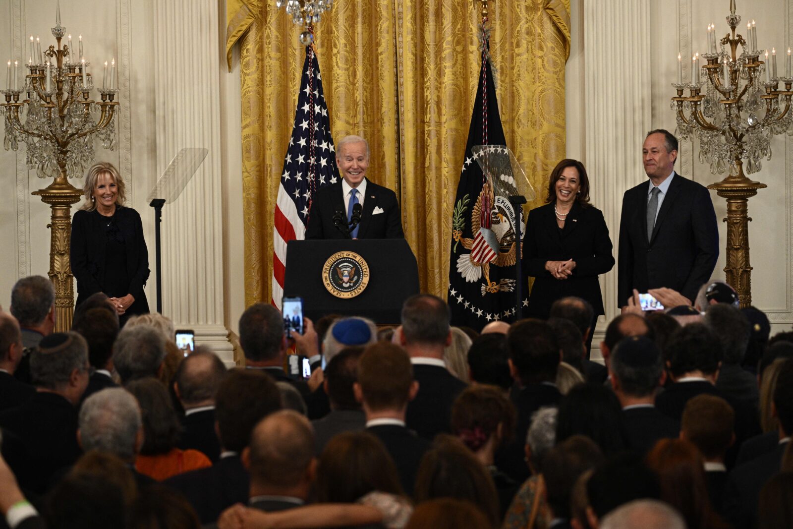 At first White House Rosh Hashanah event, schmoozing, sushi and ...