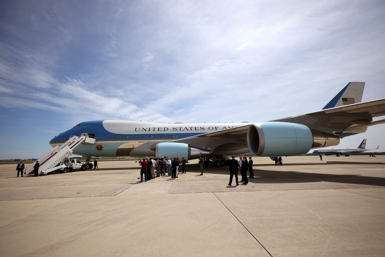 Defense Department formally accepts luxury jet from Qatar for Air Force One