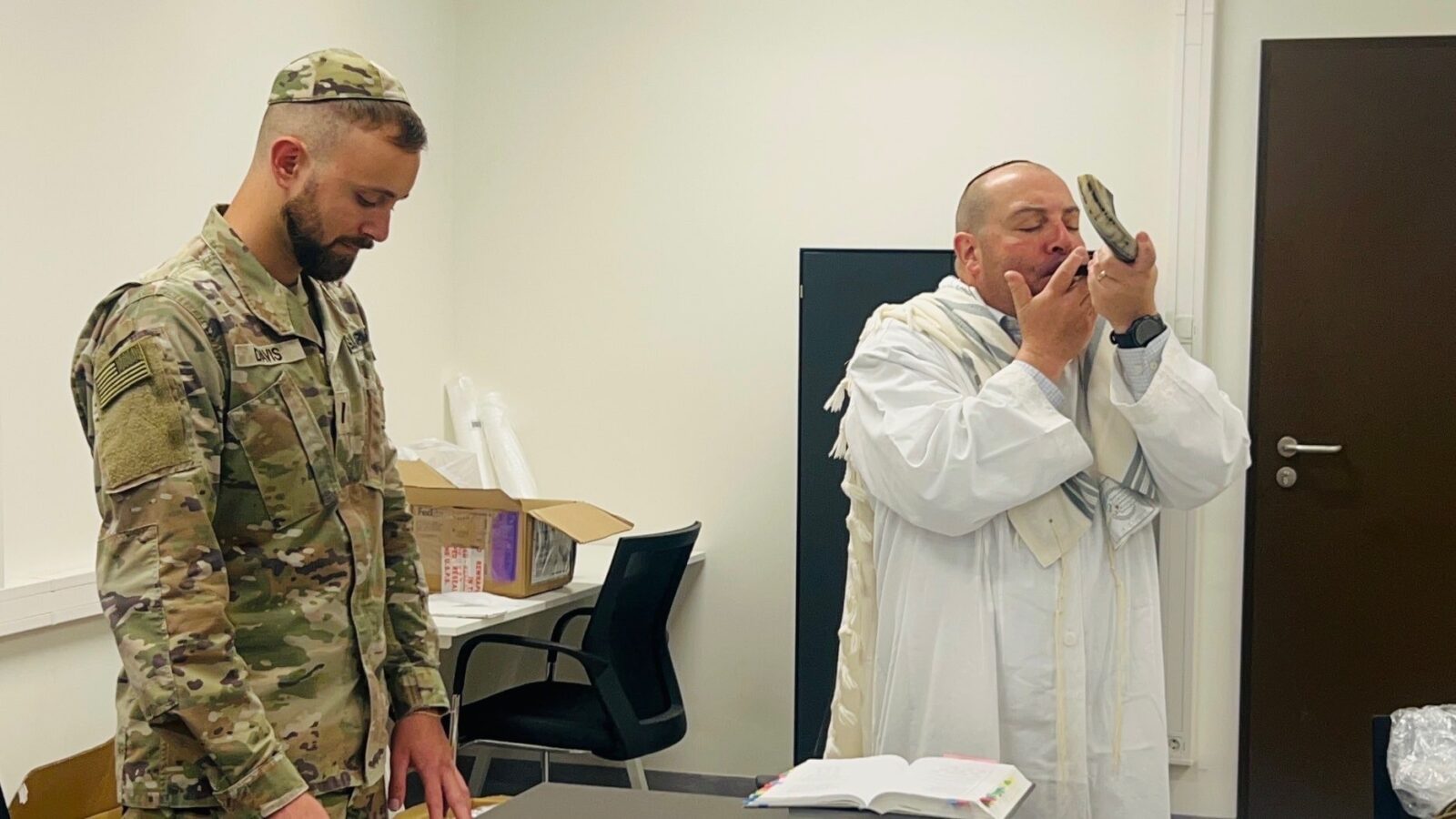 Serving faith and nation: The rabbis bringing light to U.S. troops on ...